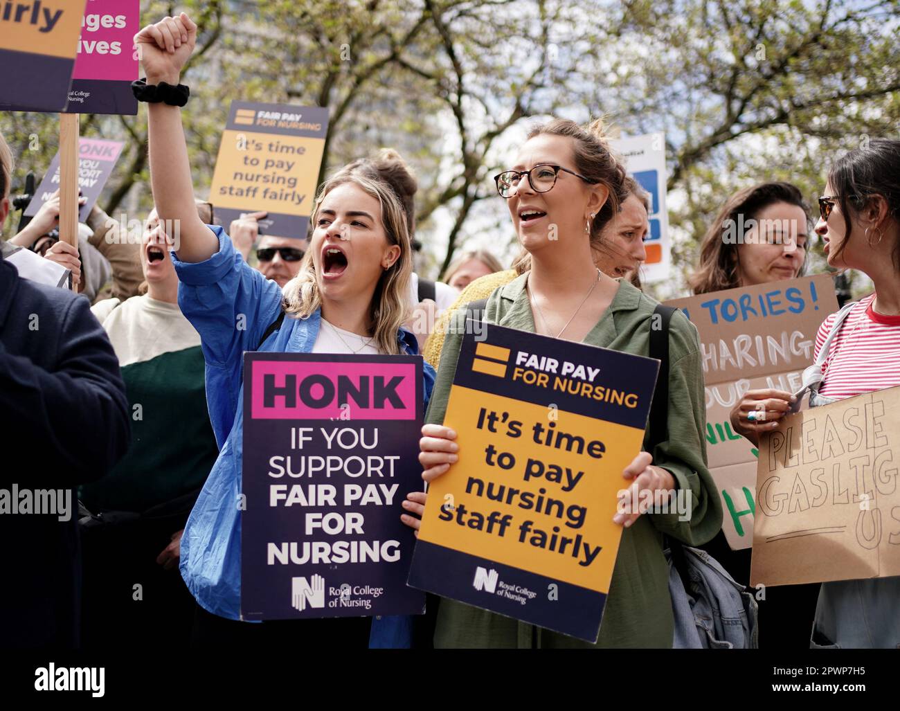 NHS workers on the picket line outside St Thomas' Hospital, London ...