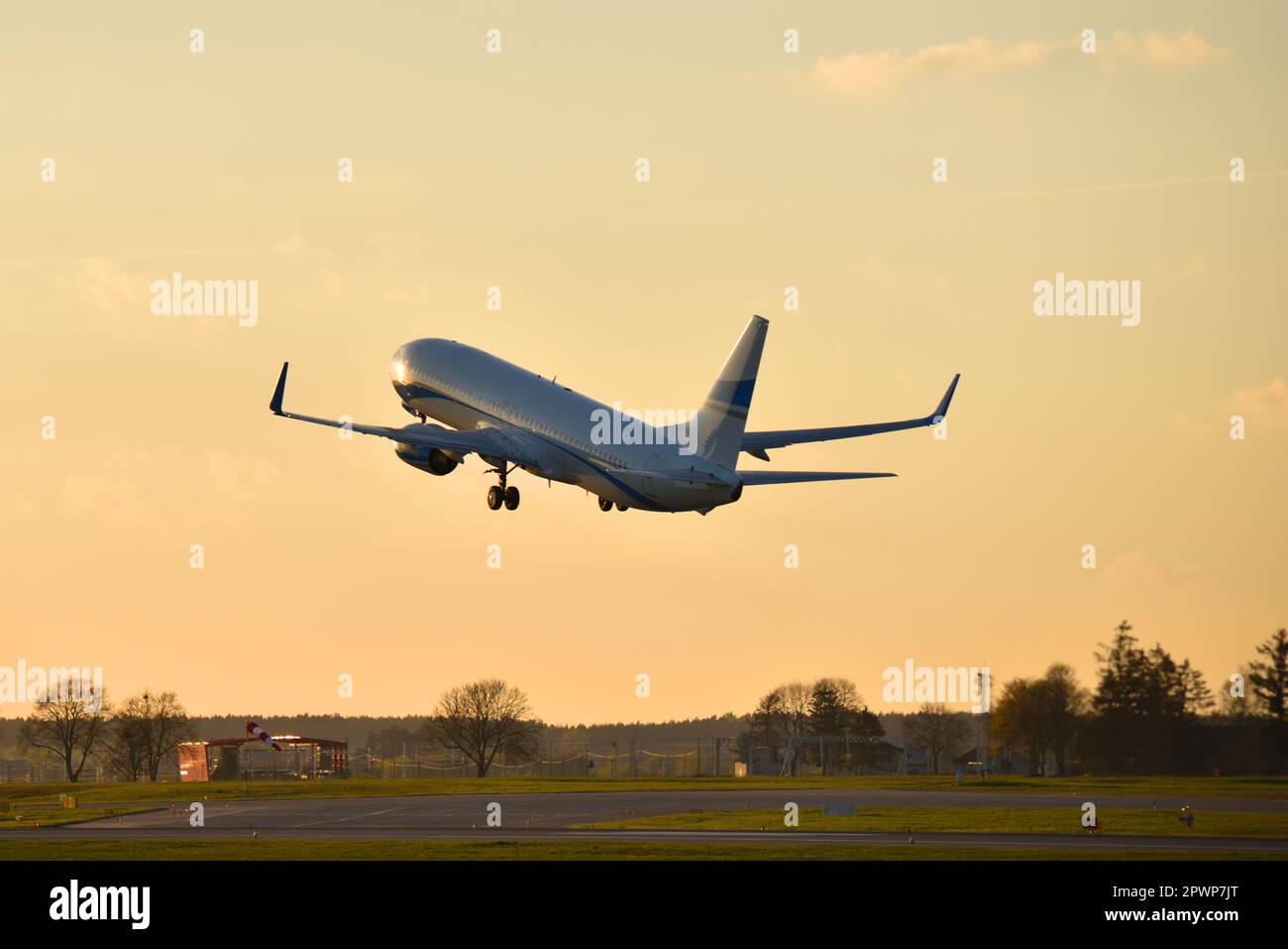 Passenger plane during take hi-res stock photography and images - Alamy