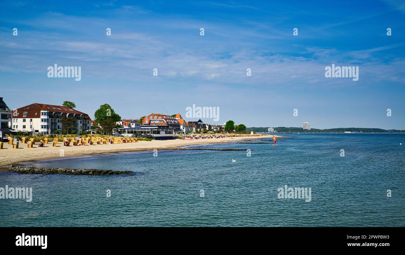 A view of the beach in Niendorf towards Timmendorfer Strand Stock Photo ...