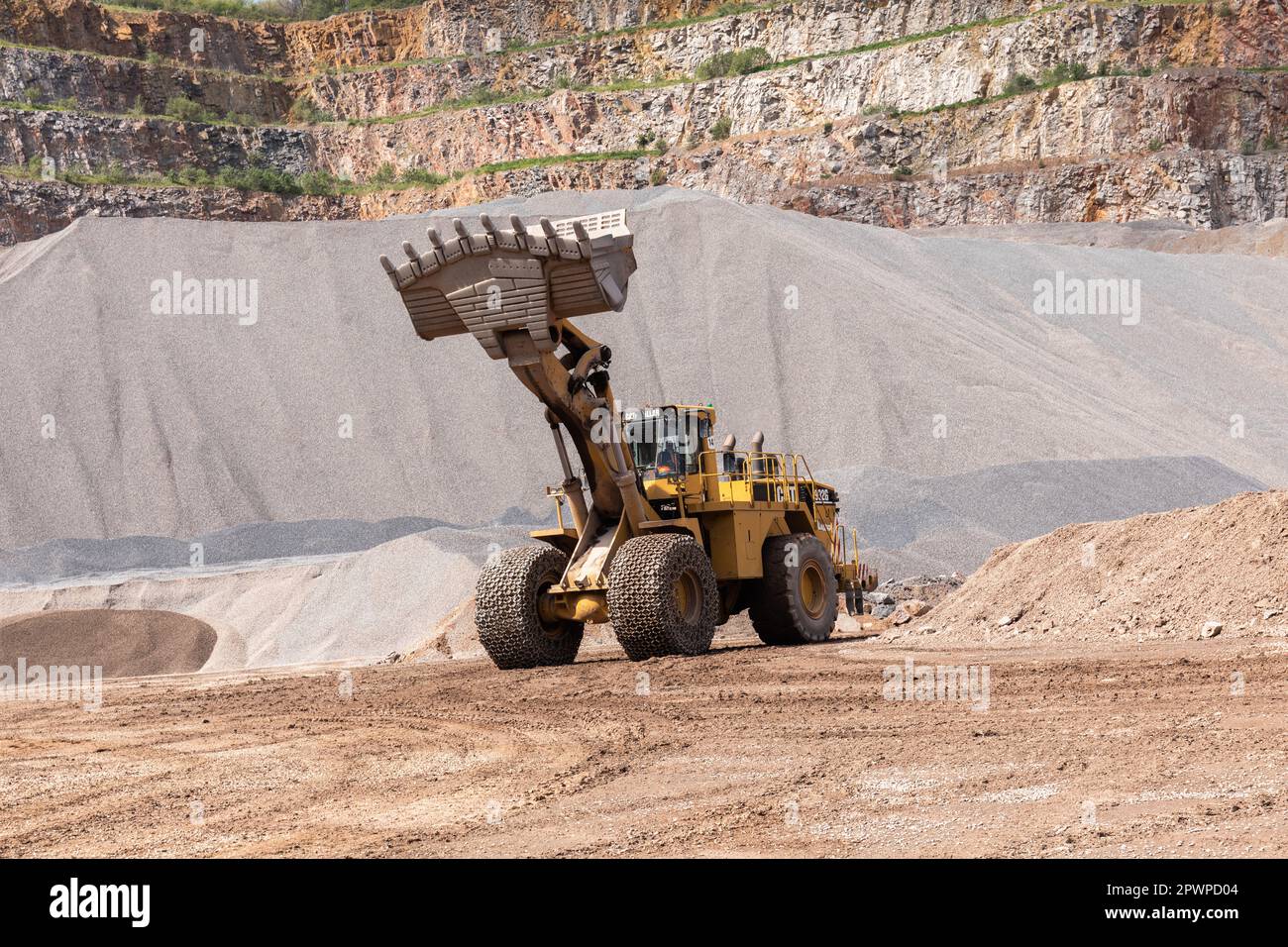 Working quarry hi-res stock photography and images - Alamy