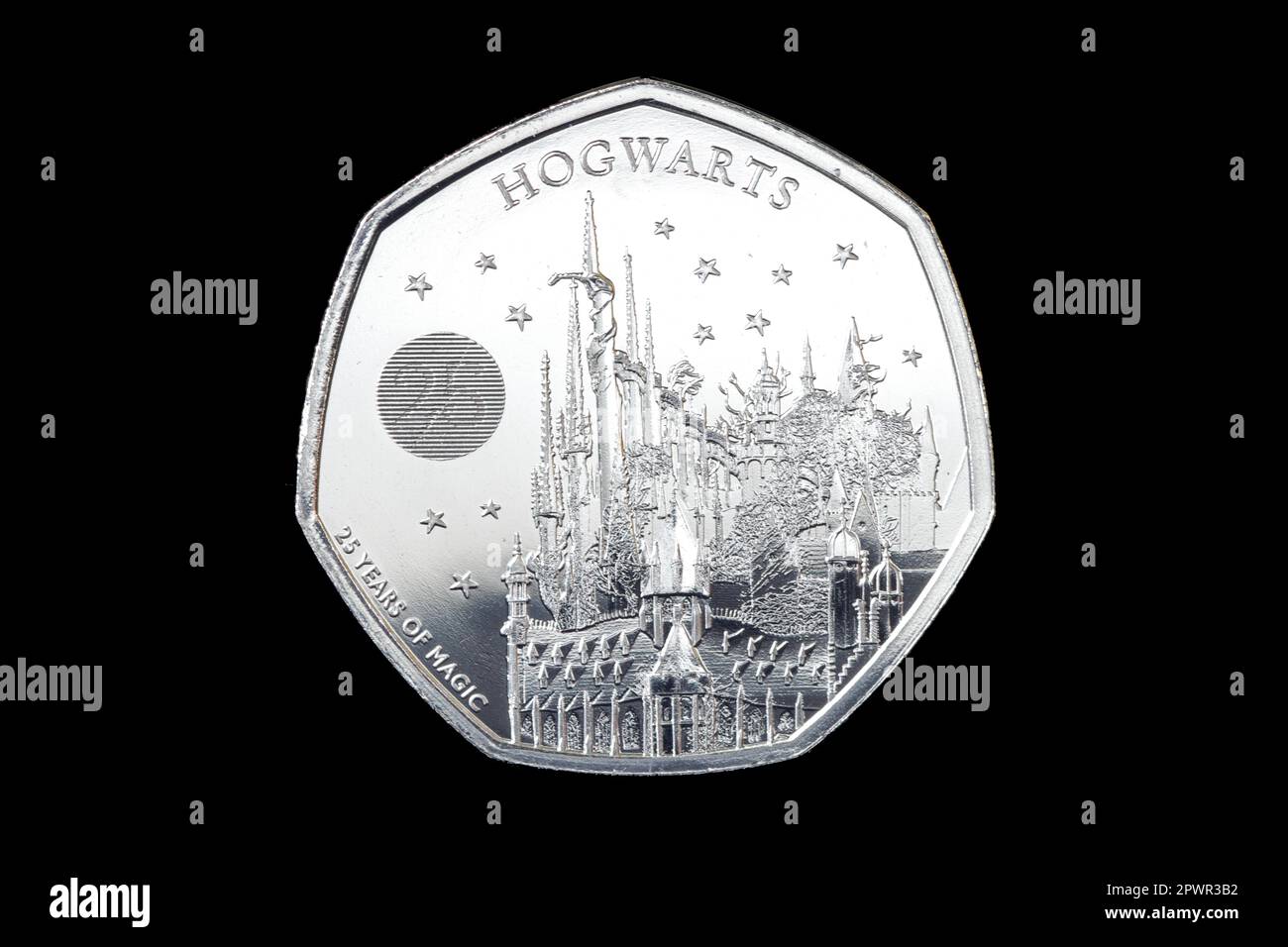 The 4th Harry Potter 50p coin featuring Hogwarts School of Witchcraft ...