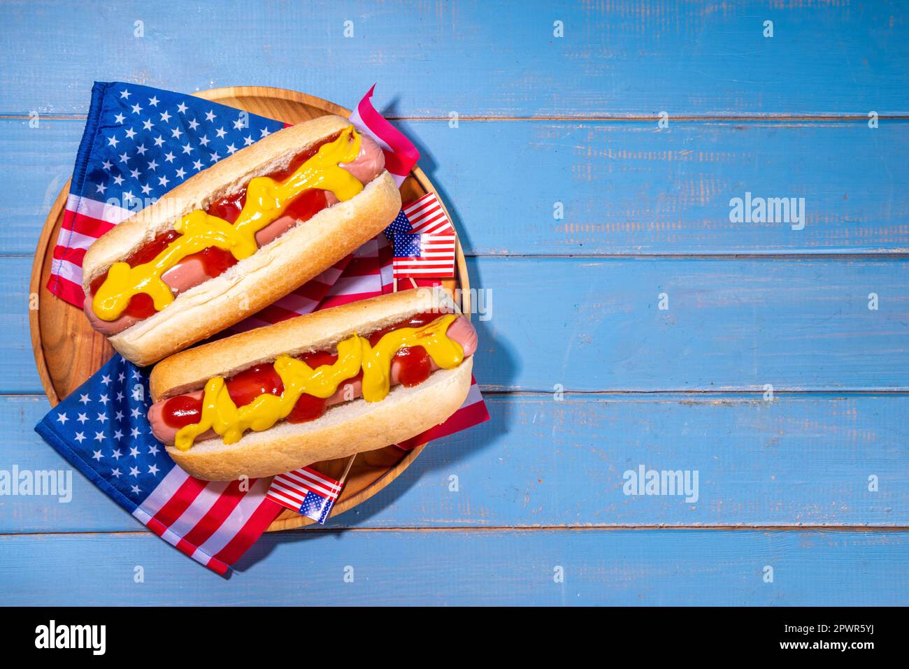 USA Patriotic picnic holiday hot dogs. American patriotic hot dog on ...