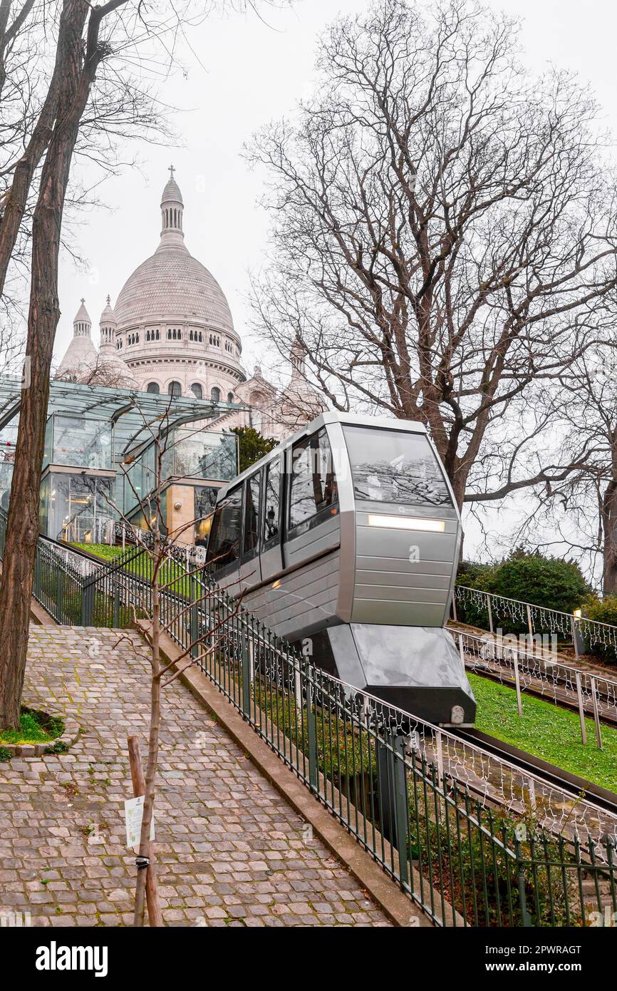 Paris, France - January 19, 2022: Funicular tram line climbing to Sacre ...