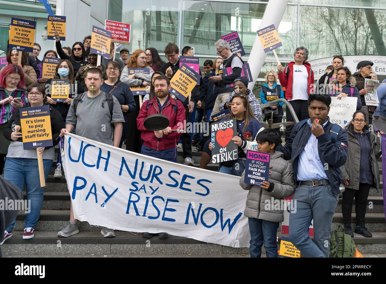 Nurses on strike at the official picket line outside UCL Hospital ...