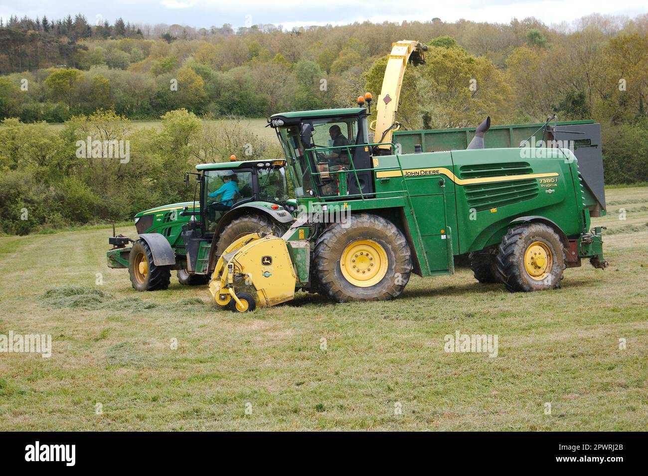 Barnstaple, Devon, UK - 10th May 2018: British farmers working in a ...