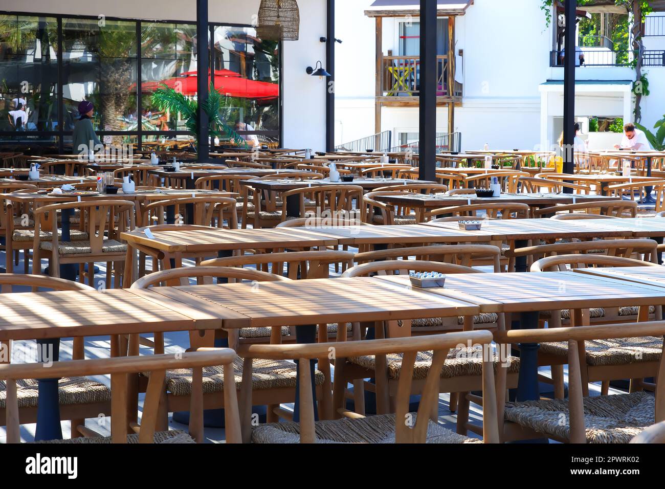 Hotel bar set up hi-res stock photography and images - Alamy