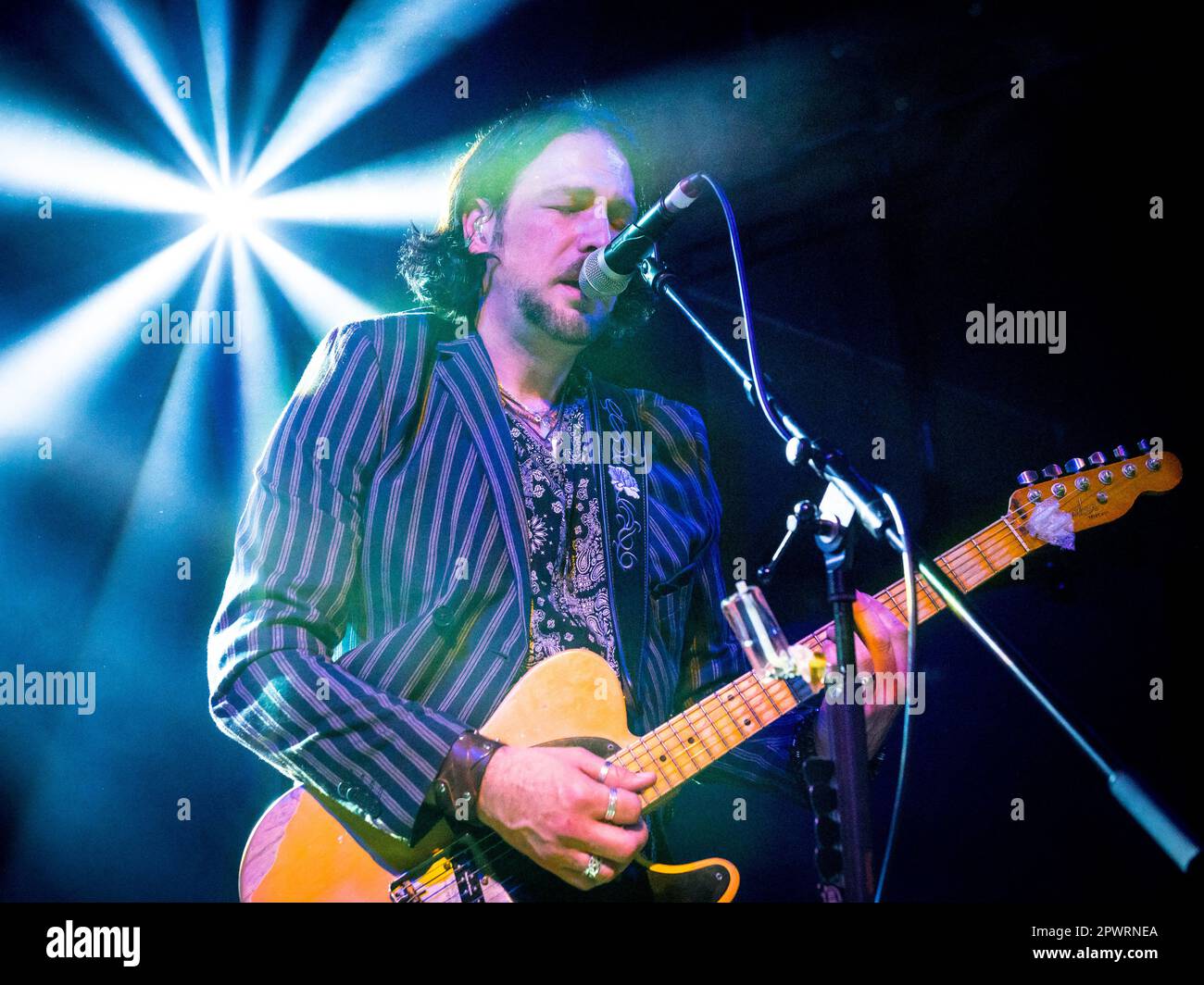 Aaron bond musician hi-res stock photography and images - Alamy