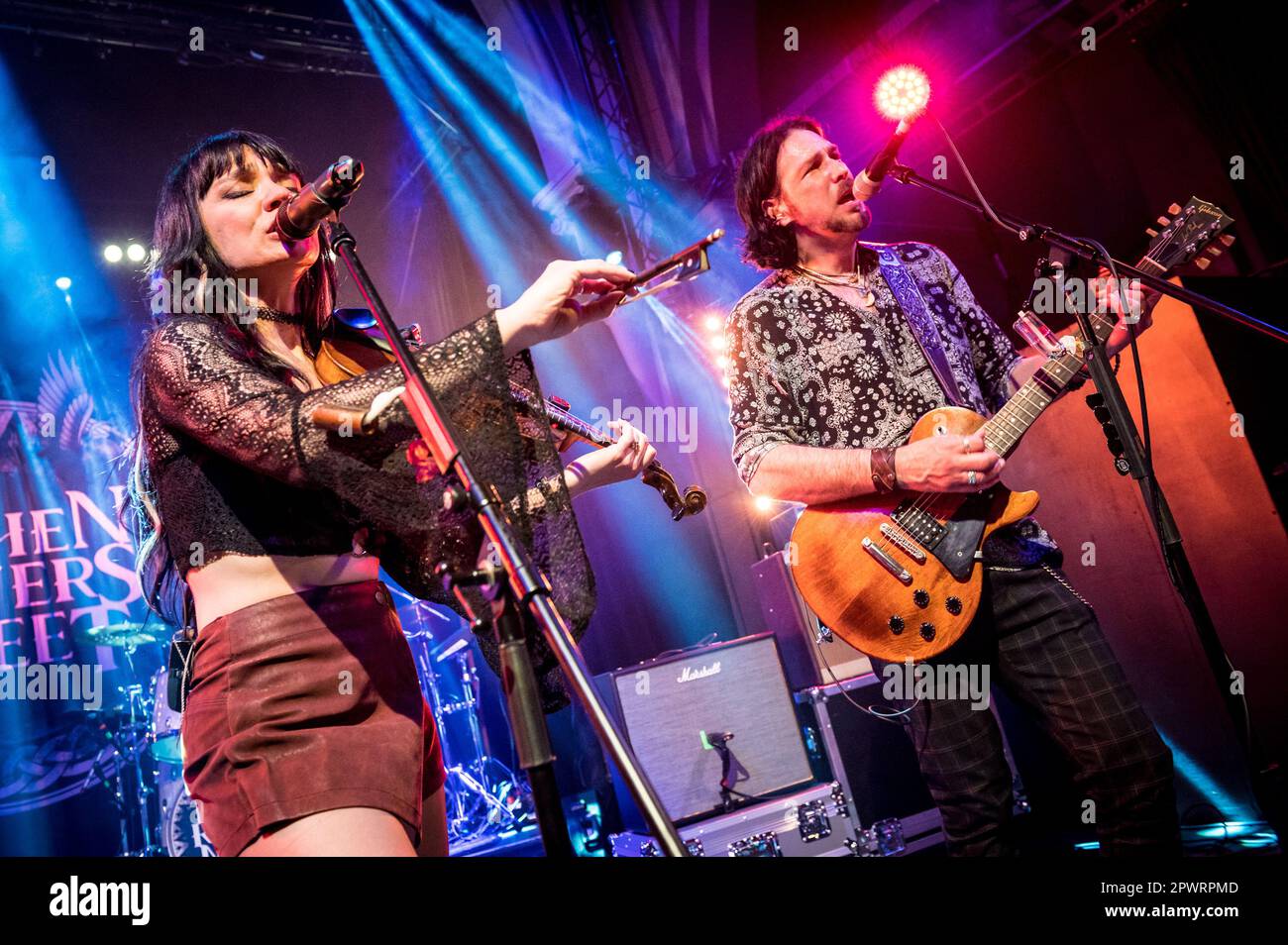 Aaron bond musician hi-res stock photography and images - Alamy