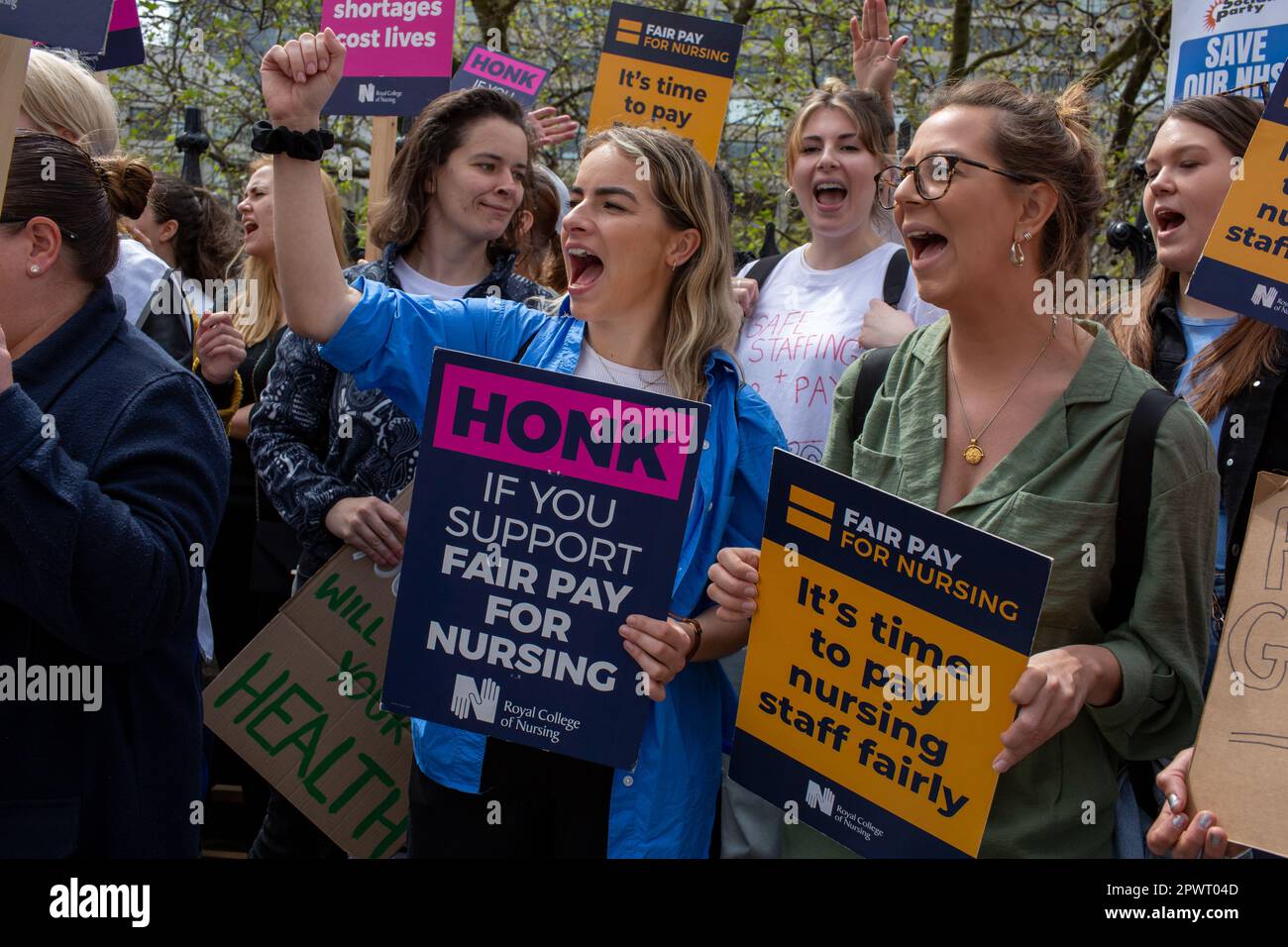 London,uk,1st may,2023.A picket line of Nurses outside the St Thomas ...
