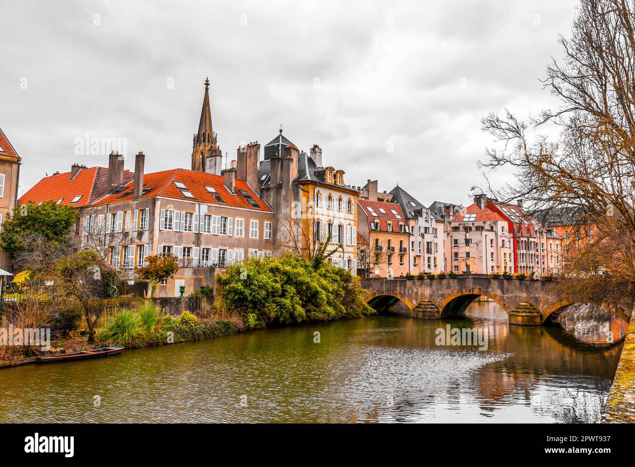 Cityscape view from the beautiful city of Metz in France. Bridges ...