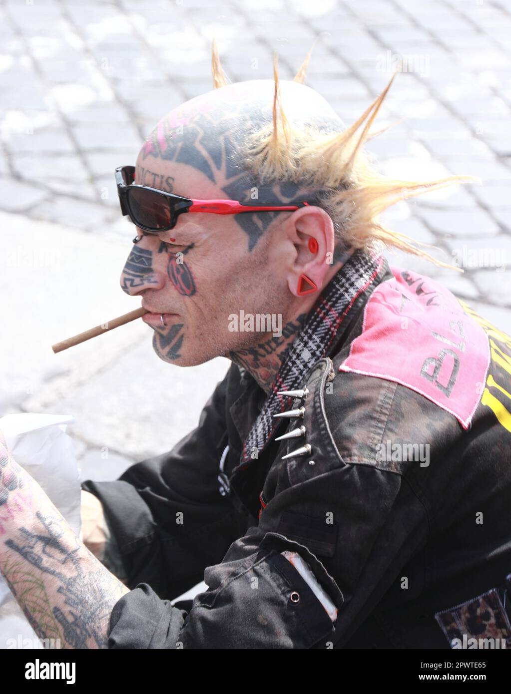 Gladiator parade hi-res stock photography and images - Alamy