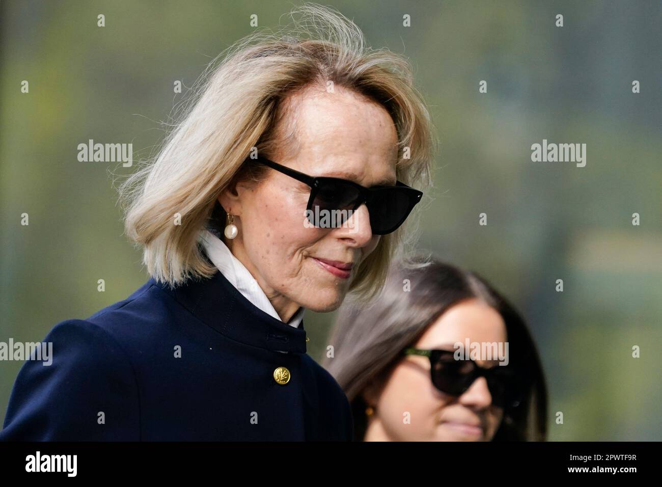 Former advice columnist E. Jean Carroll arrives to Manhattan federal ...