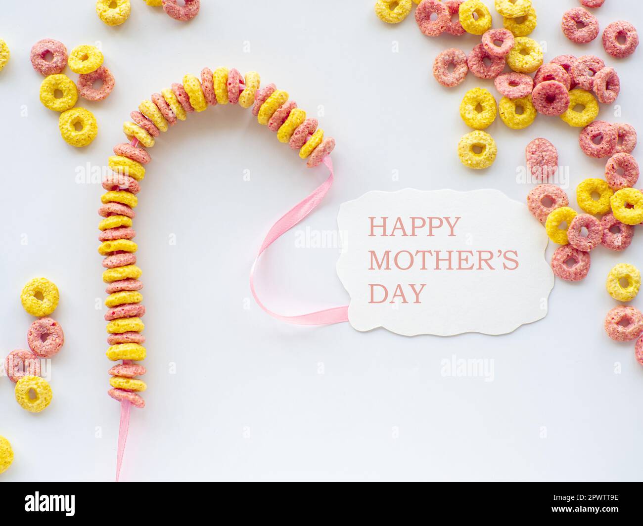 Edible DIY bracelet or necklace for Mothers day. DIY for kids. Bracelet ...