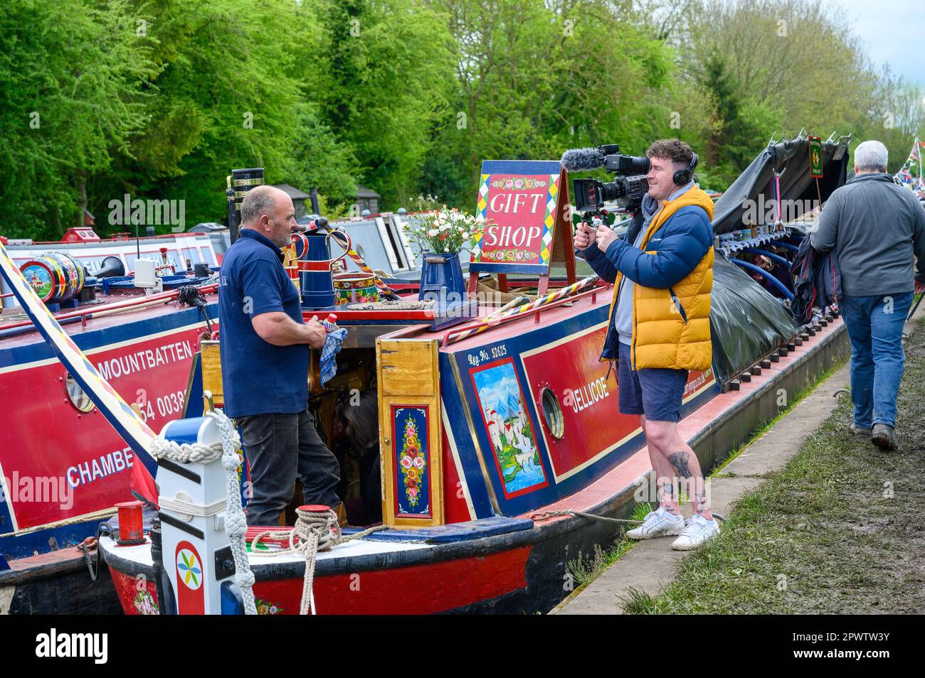 Old traditional working narrowboat hi-res stock photography and images ...
