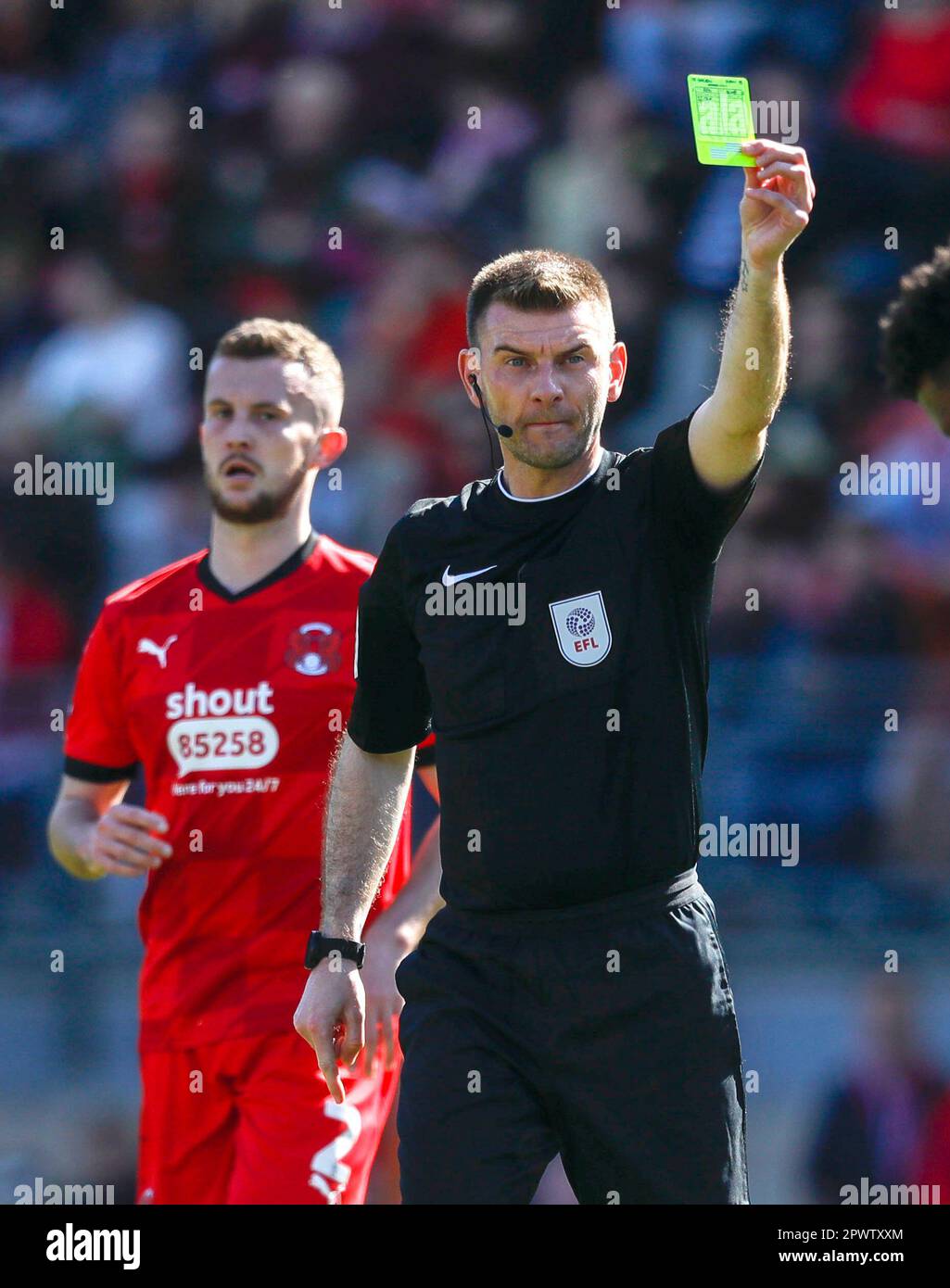 Football referee ollie yates hi-res stock photography and images - Alamy