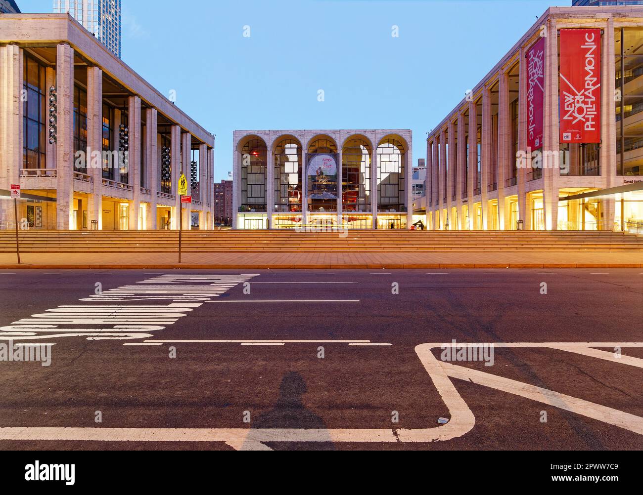 David geffen hall building hi-res stock photography and images - Alamy