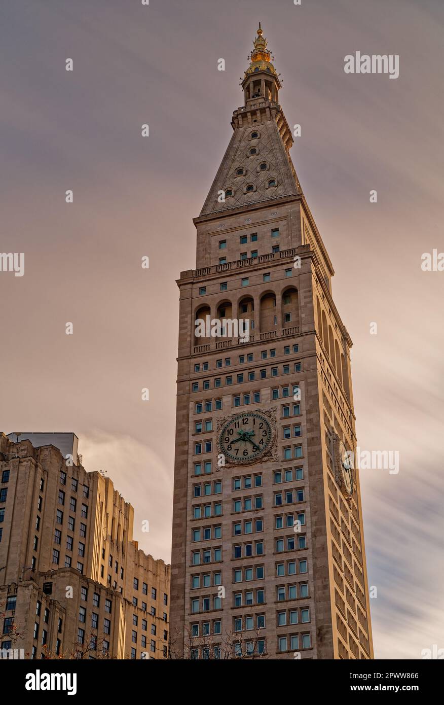 Metropolitan Life Tower, 1 Madison Avenue, in the early morning light ...