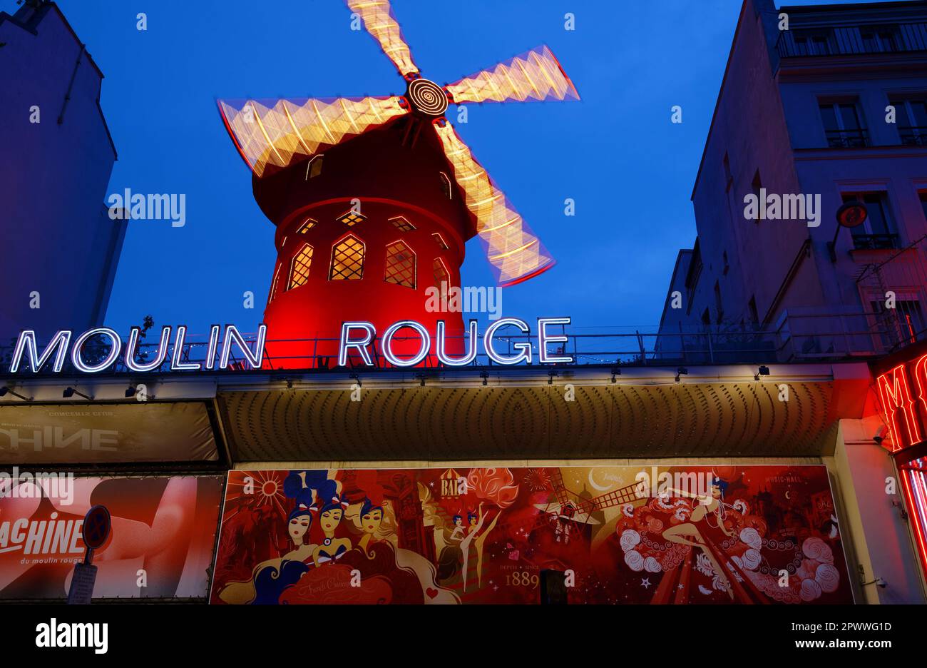 Cancan dancers moulin rouge hi-res stock photography and images - Alamy