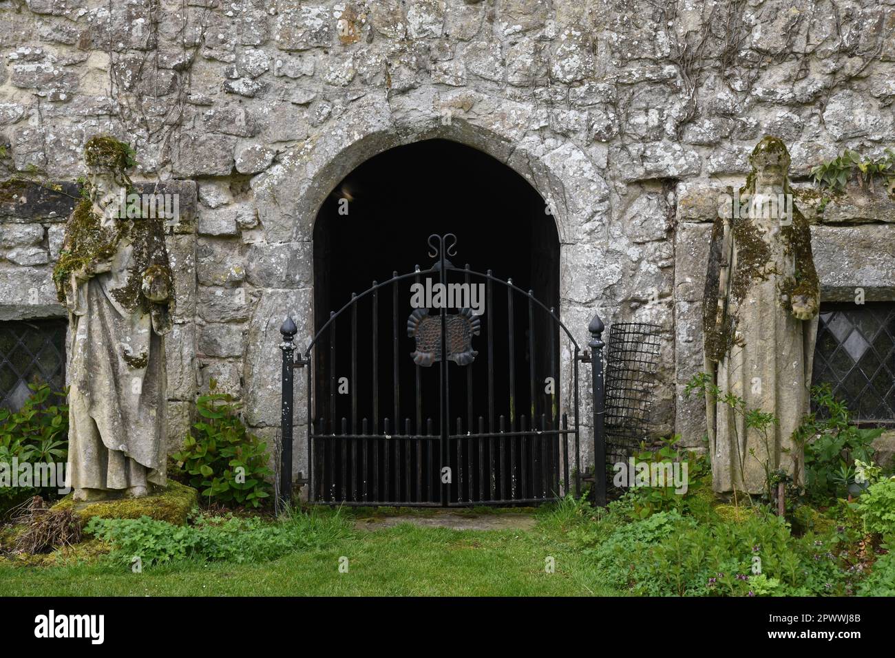 Grounds of saltwood castle hi-res stock photography and images - Alamy