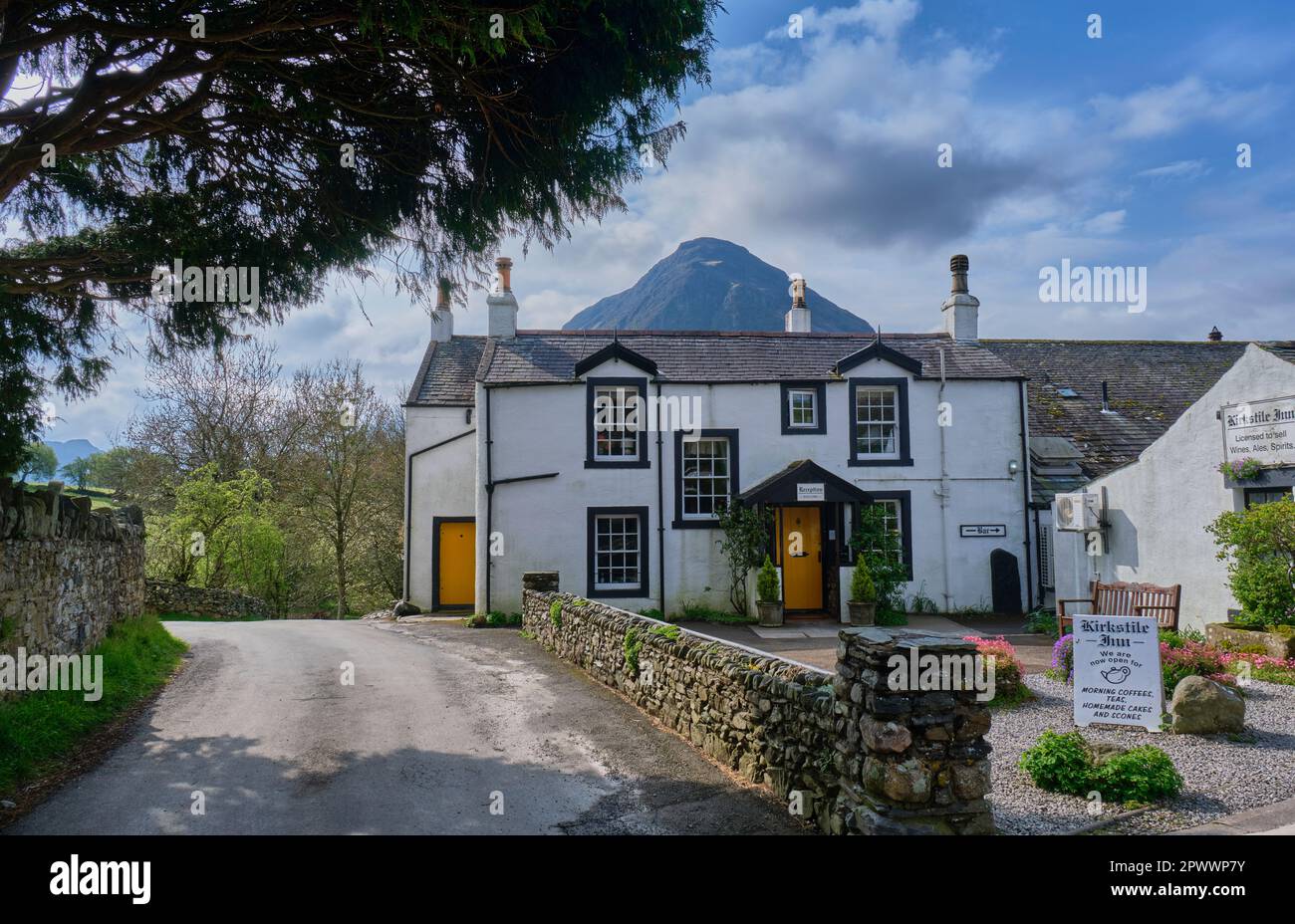 Kirkstile Inn, Loweswater, Lake District, Cumbria Stock Photo - Alamy