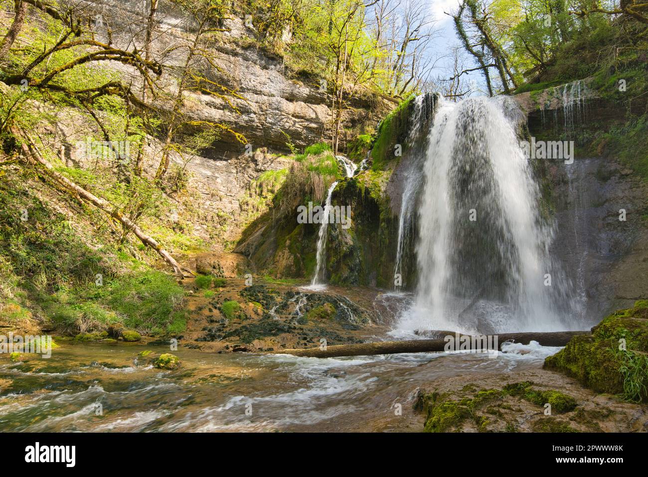 Cascade de laudeux hi-res stock photography and images - Alamy