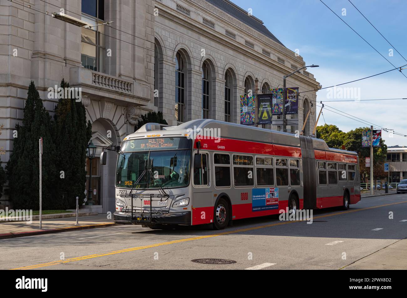 Muni bus hi-res stock photography and images - Alamy