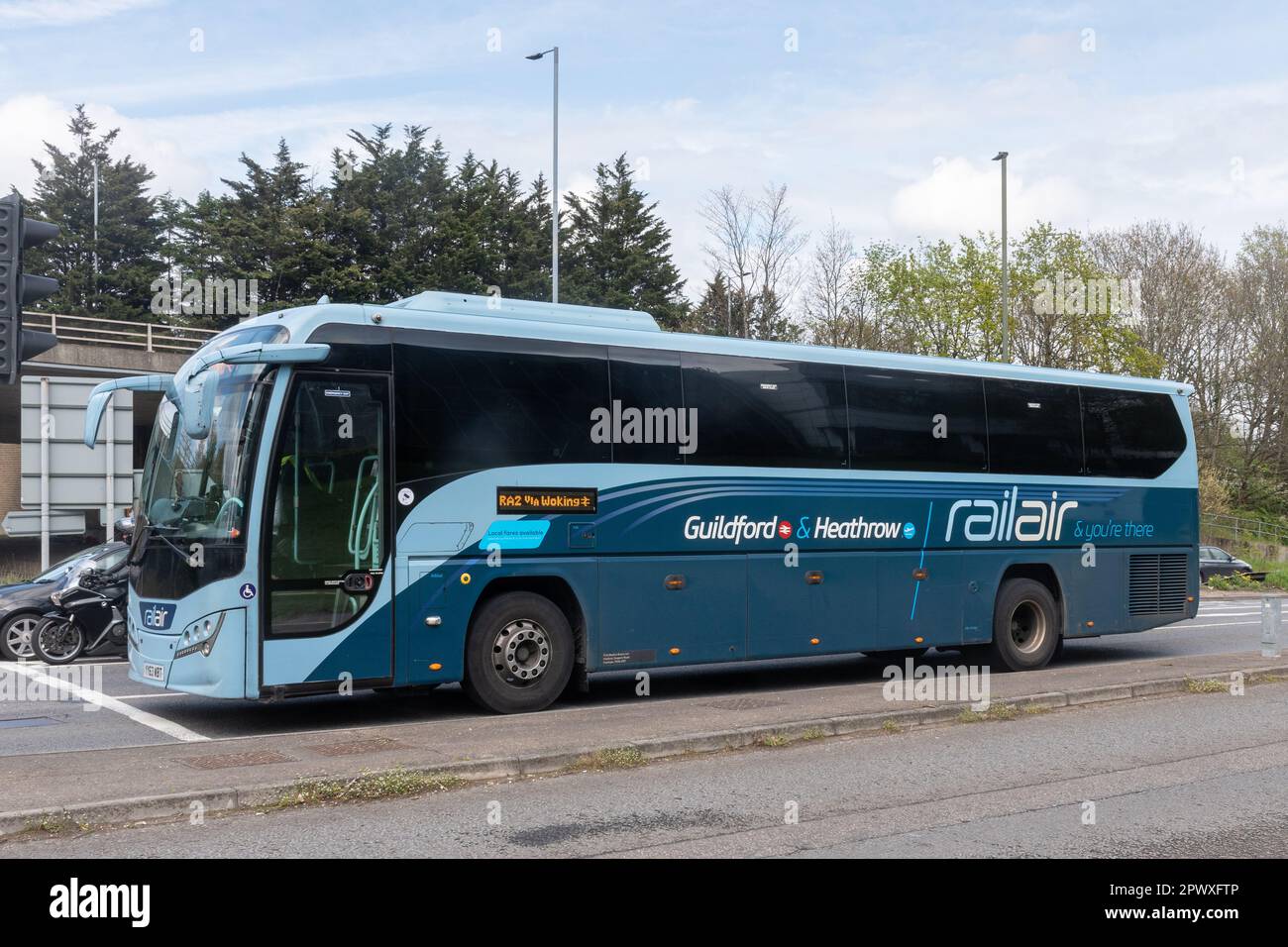 Guildford to Heathrow railair (rail air) coach, public transport ...