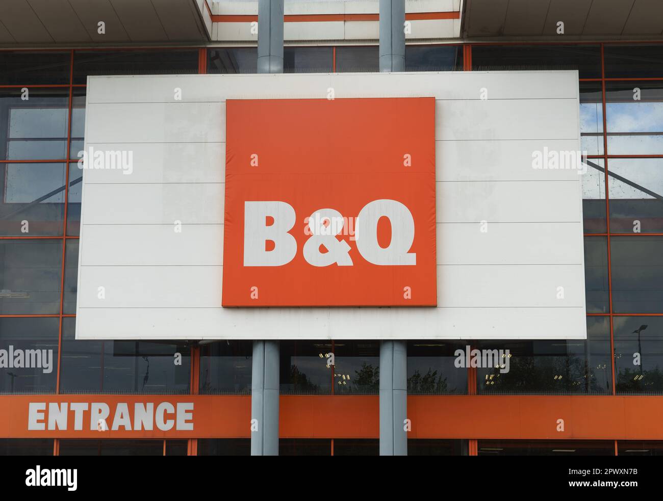 B b sign uk hi-res stock photography and images - Alamy