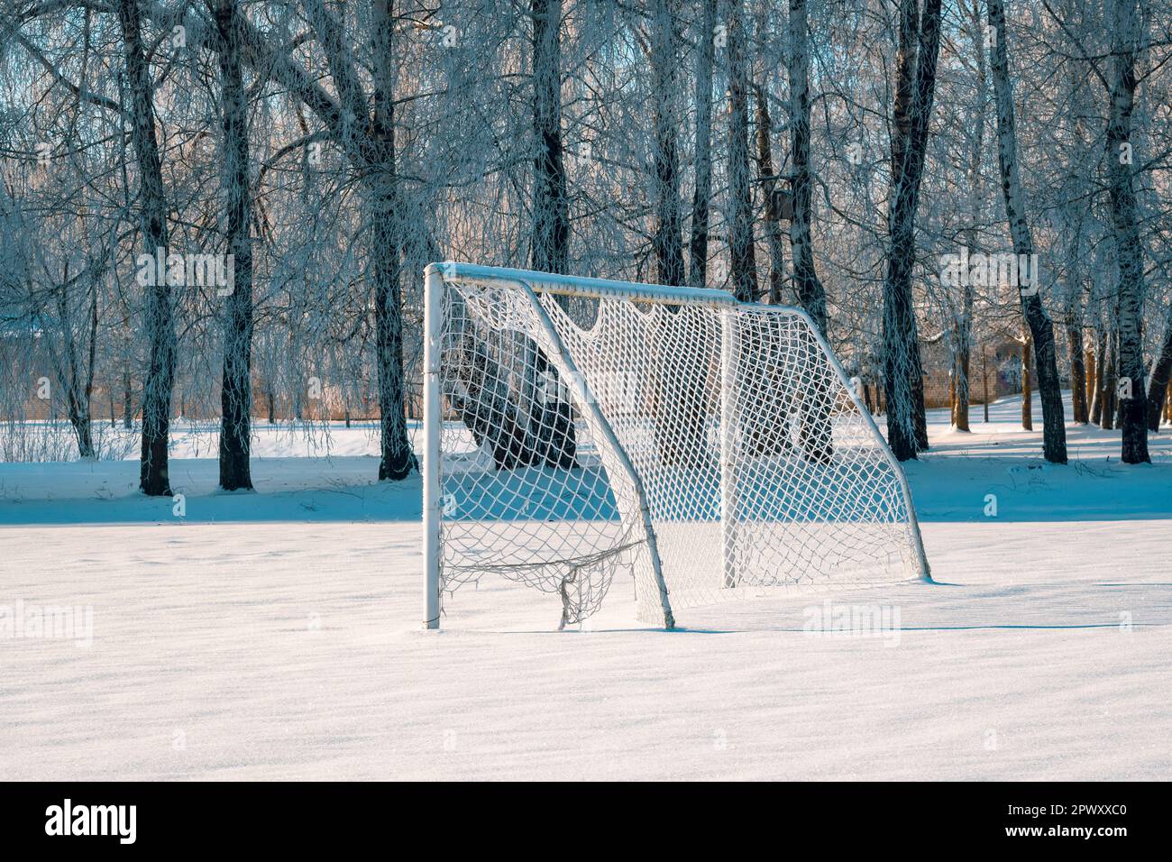 Football goal frost in snow hi-res stock photography and images - Alamy