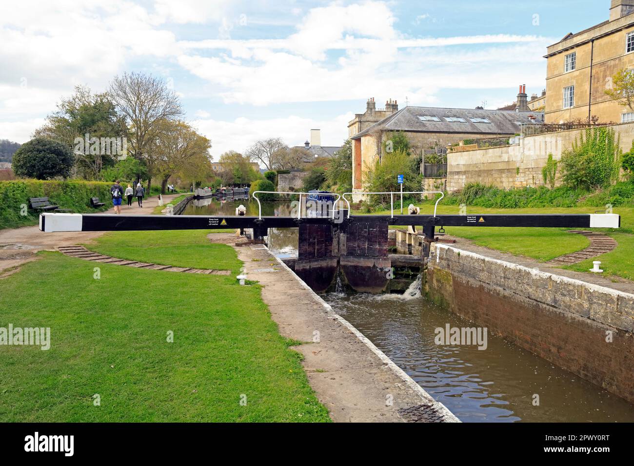 Kennet and avon canal bath locks hi-res stock photography and images ...
