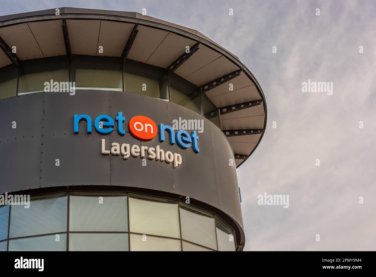 Gothenburg, Sweden – january 10 2021: NetOnNet sign on a warehouse ...