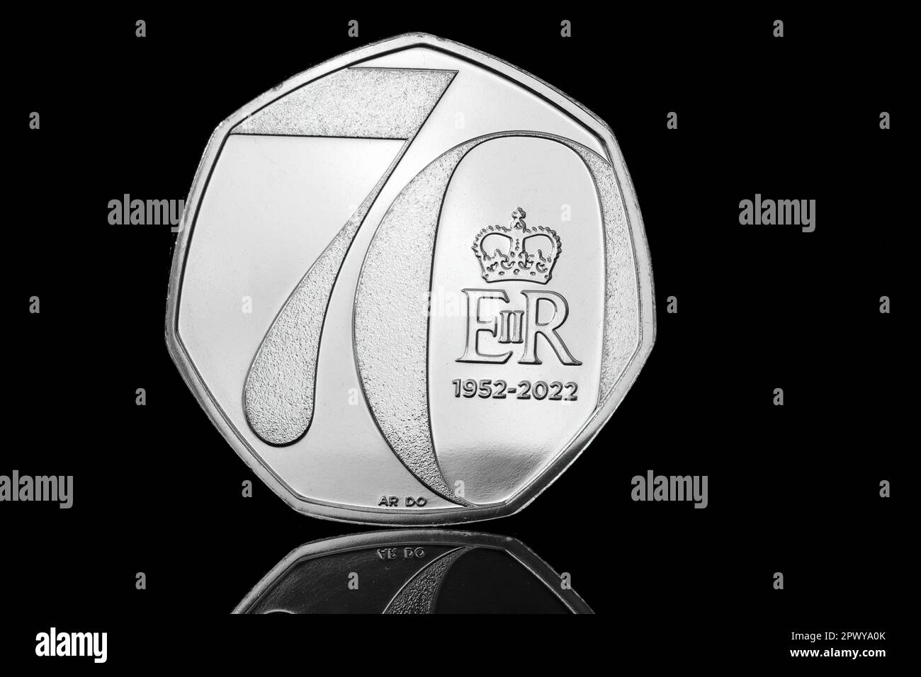 2022 50p commemorating the 70th anniversary or platinum jubilee of ...
