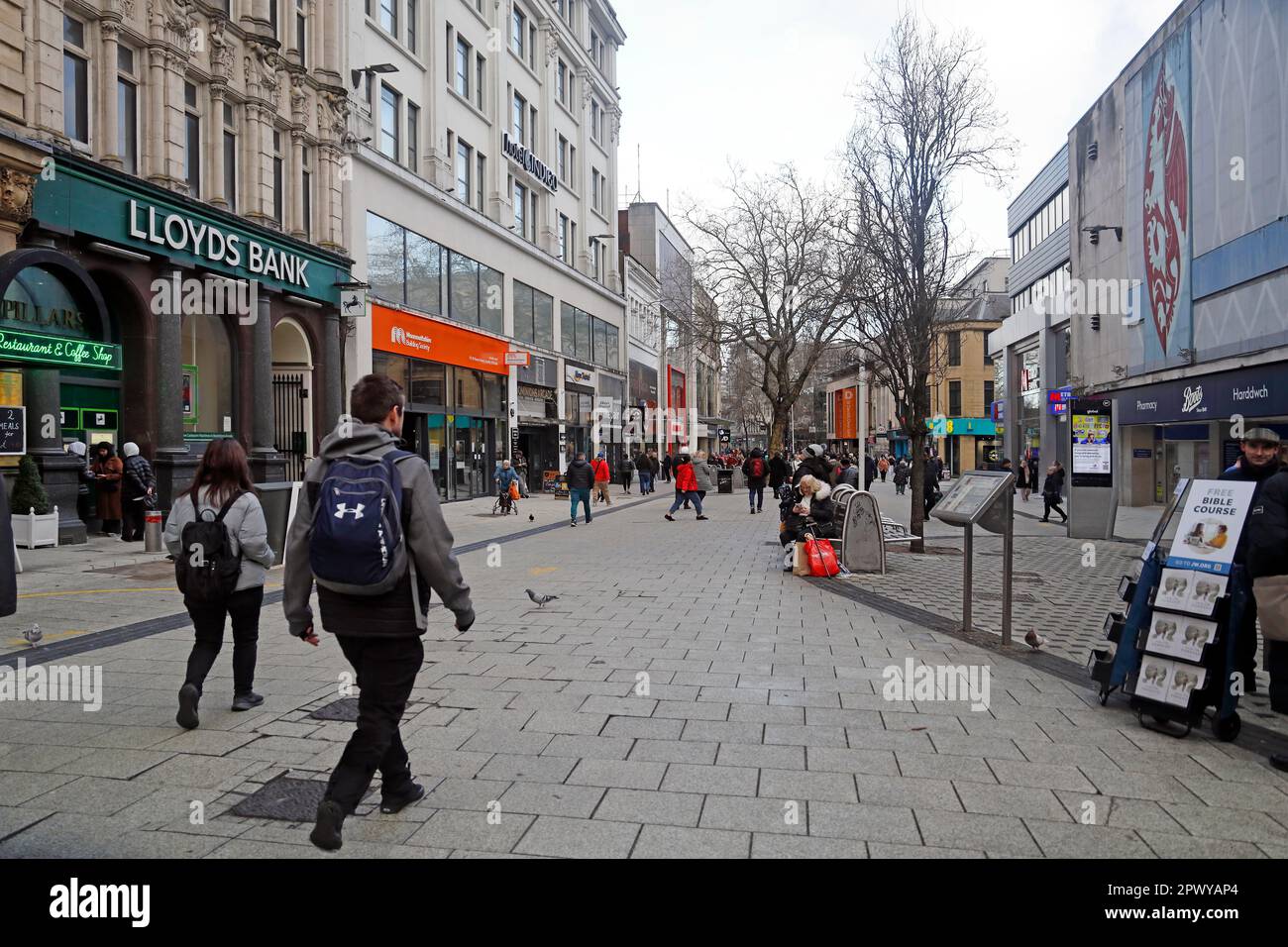 Precinct pedestrian pedestrianised hi-res stock photography and images ...