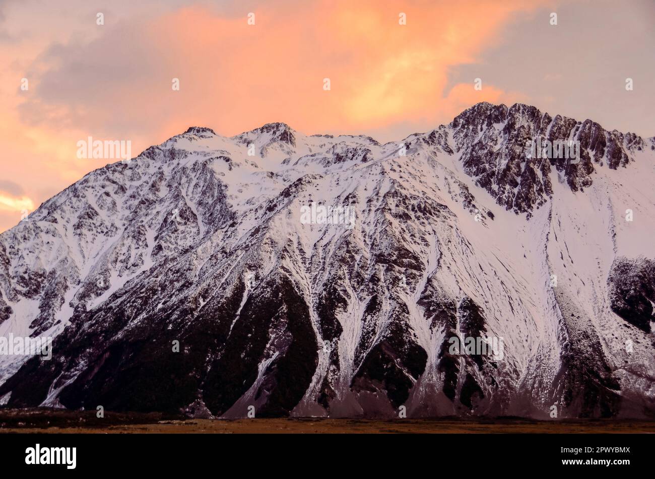 Sunset on mount cook hi-res stock photography and images - Alamy