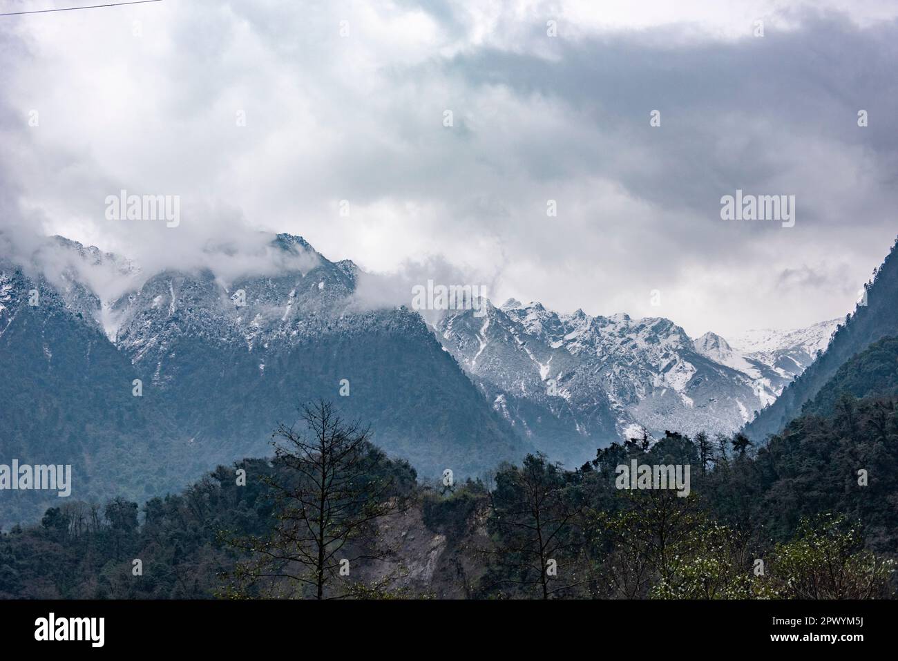 Tibet sikkim border hi-res stock photography and images - Alamy