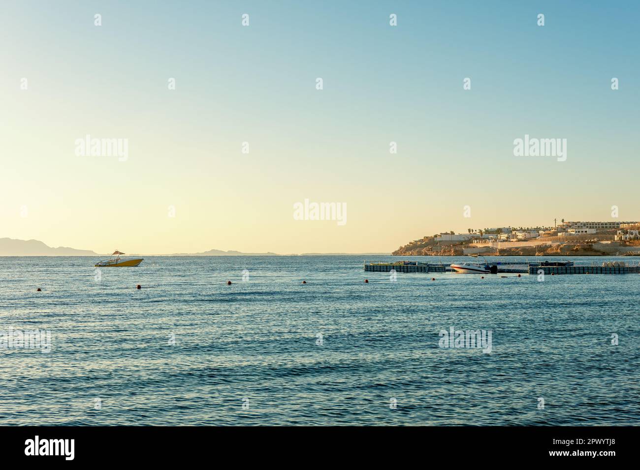 Red sunny sky hi-res stock photography and images - Alamy