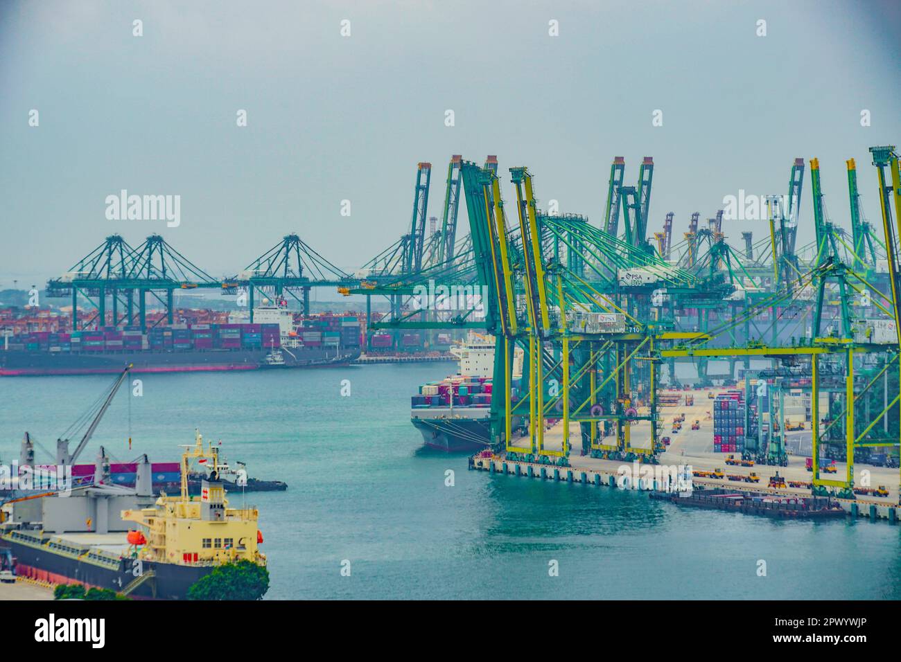 Scenery from Singapore cable car. Shooting Location: Singapore Stock Photo - Alamy
