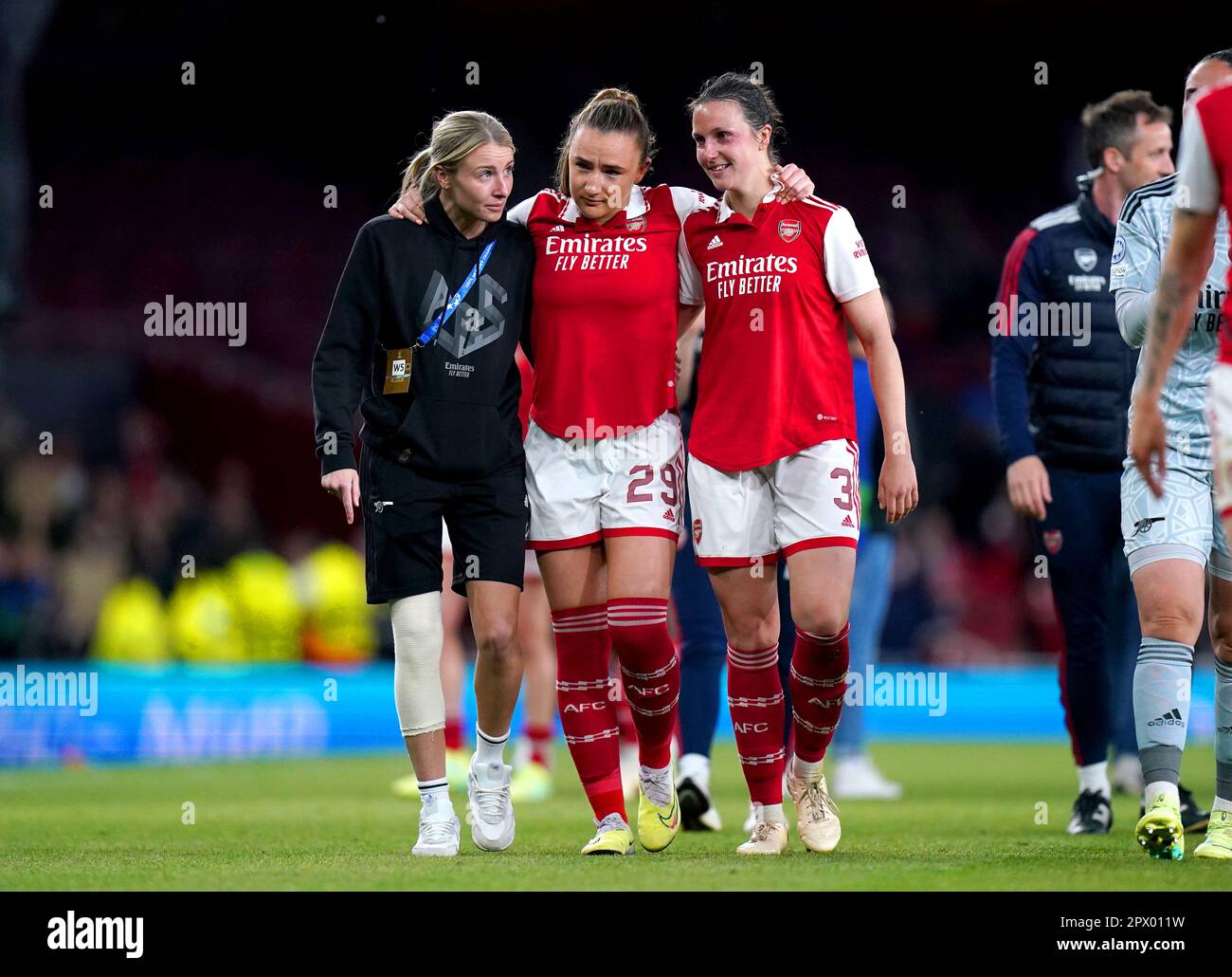 Arsenal's Leah Williamson (left) speaks to Teyah Goldie and Lotte ...