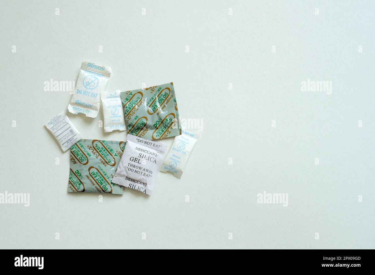 Oxygen absorber packets hi-res stock photography and images - Alamy