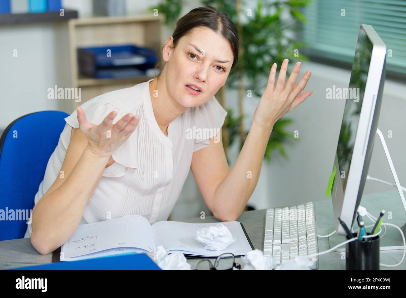 Incomprehension hi-res stock photography and images - Alamy