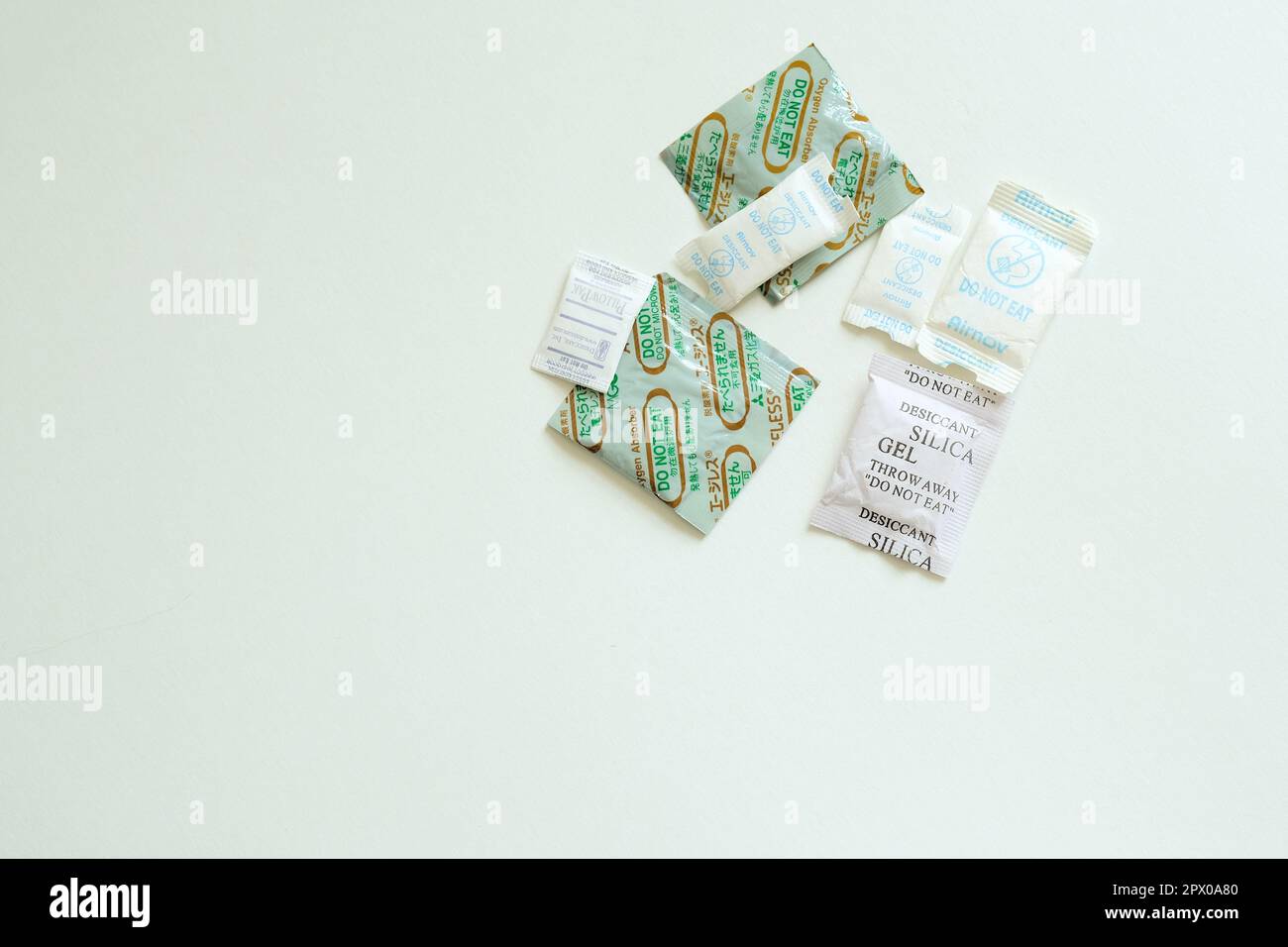 Oxygen absorbers hi-res stock photography and images - Alamy
