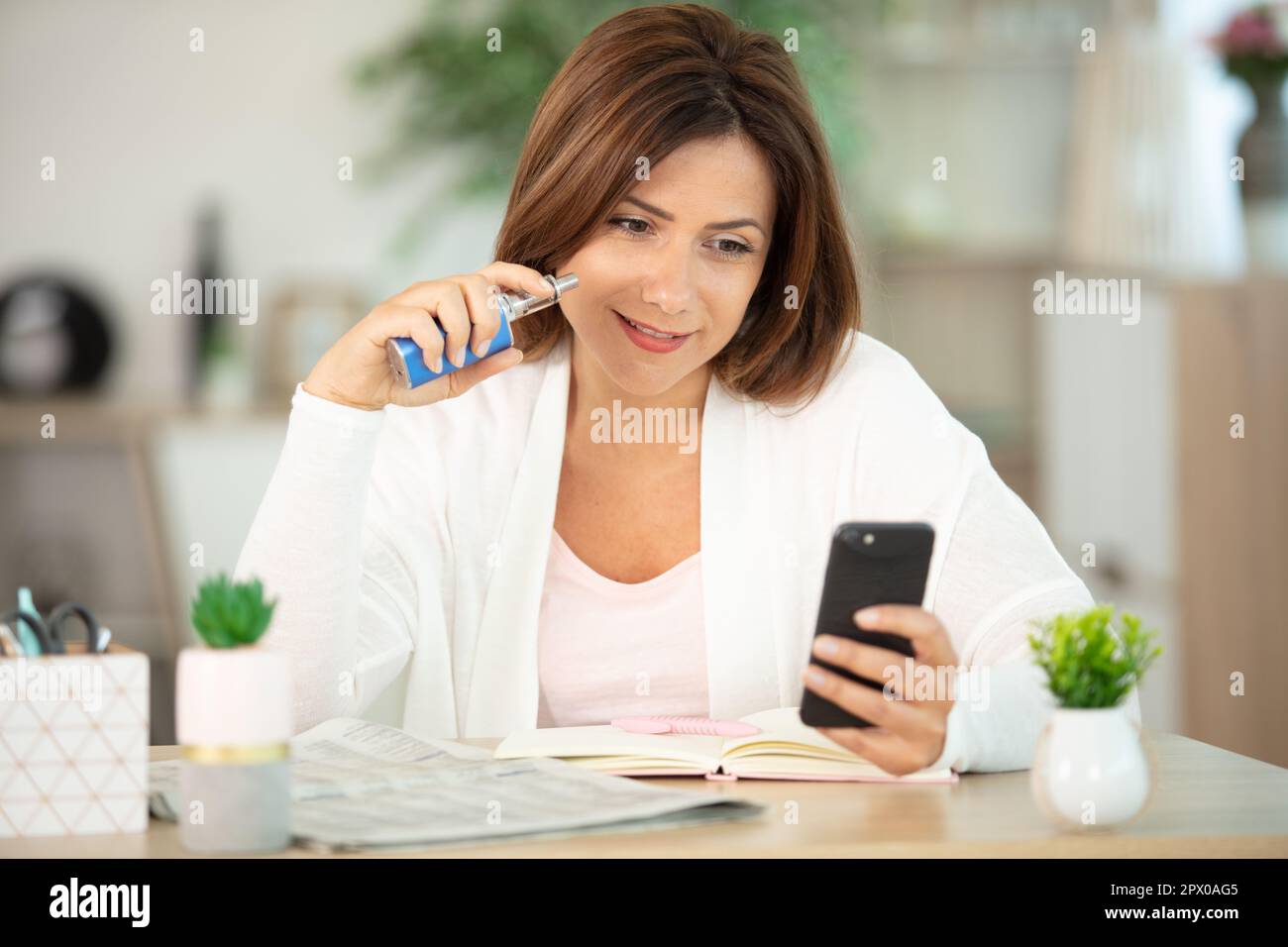 Siri image hi-res stock photography and images - Alamy