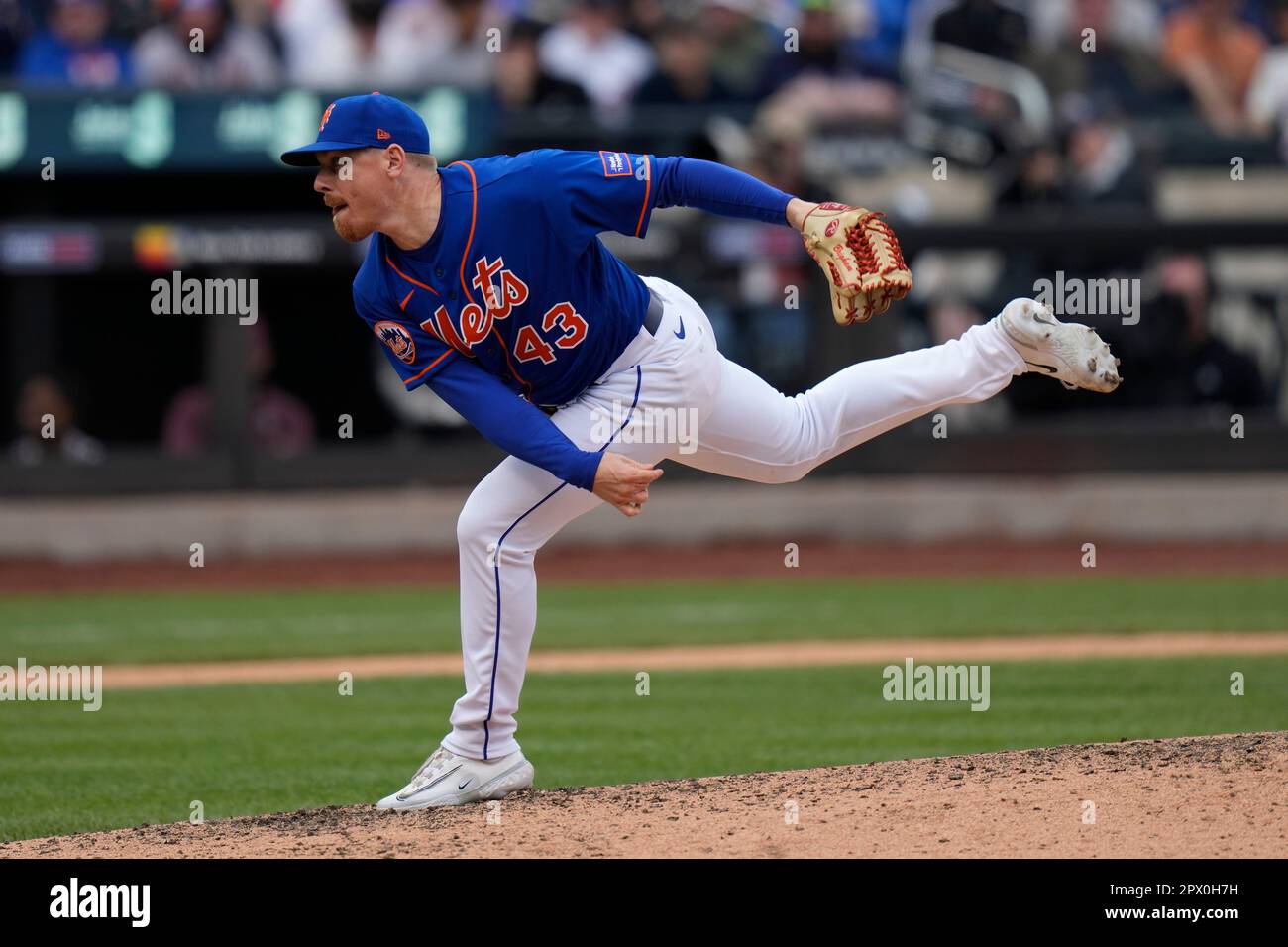 New York Mets relief pitcher Jeff Brigham throws during the sixth ...