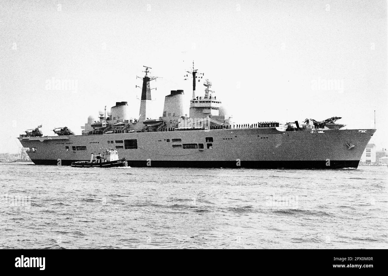 AJAXNETPHOTO. 1982. PORTSMOUTH,ENGLAND - INVINCIBLE DEPARTS - THE ...