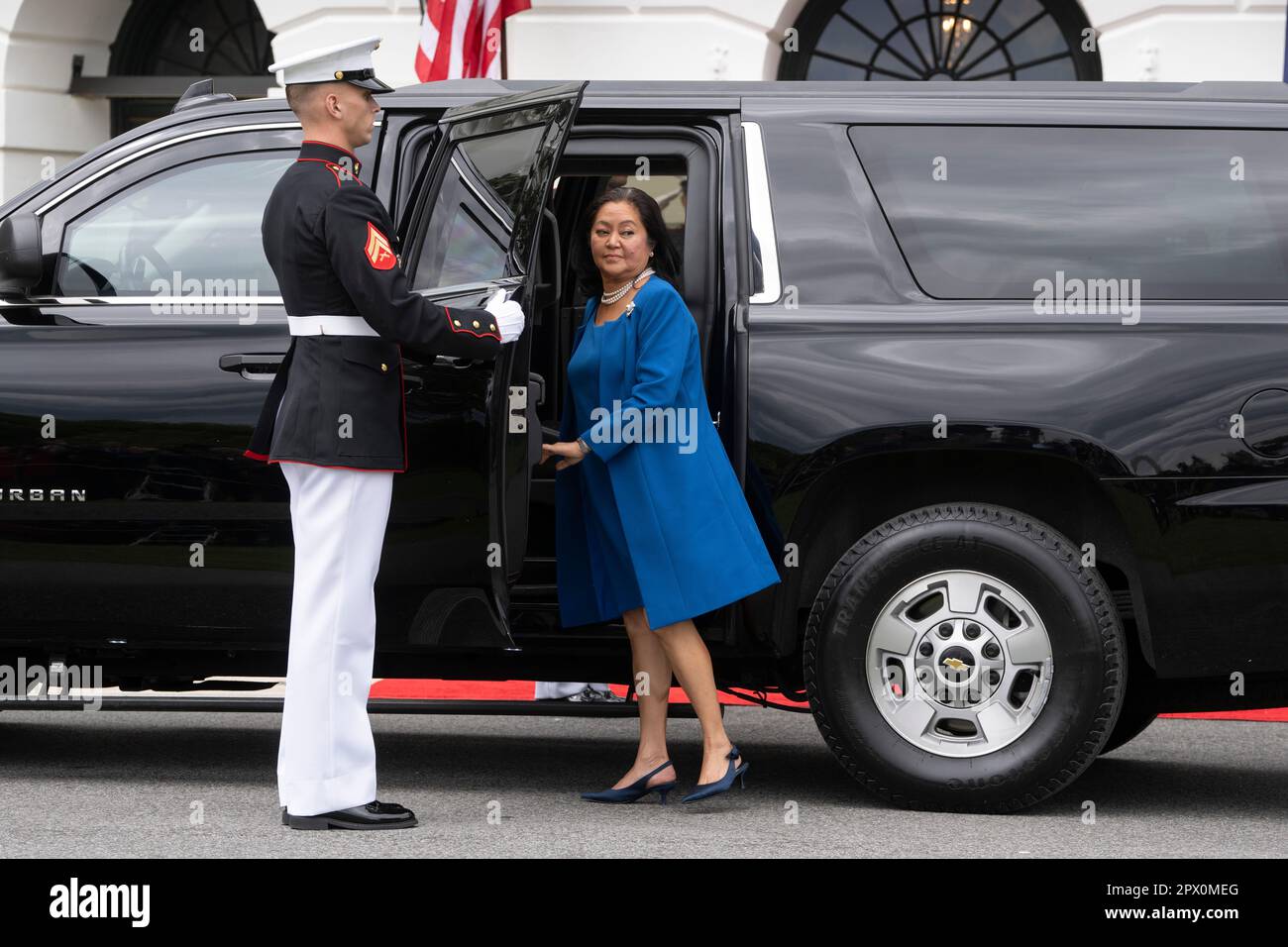 Mrs. Louise Araneta-Marcos arrives with Ferdinand R. Marcos Jr ...