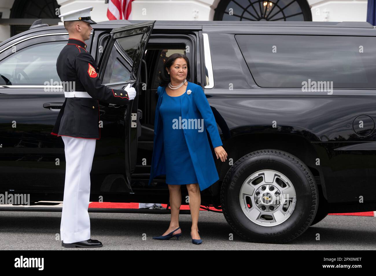 Mrs. Louise Araneta-Marcos arrives with Ferdinand R. Marcos Jr ...