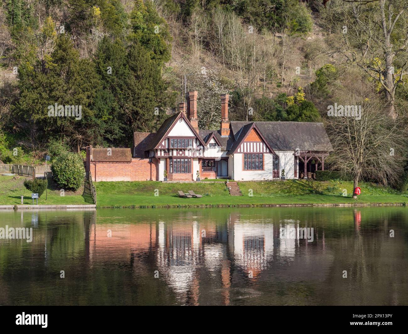 Spring cottage cliveden hi-res stock photography and images - Alamy