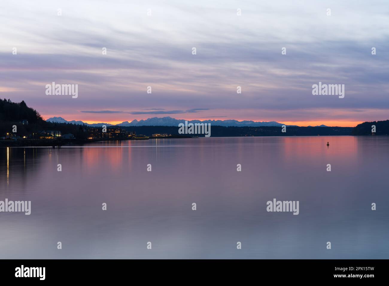 Sunset in Ruston Way Park in Tacoma, Washington with the Olympic ...