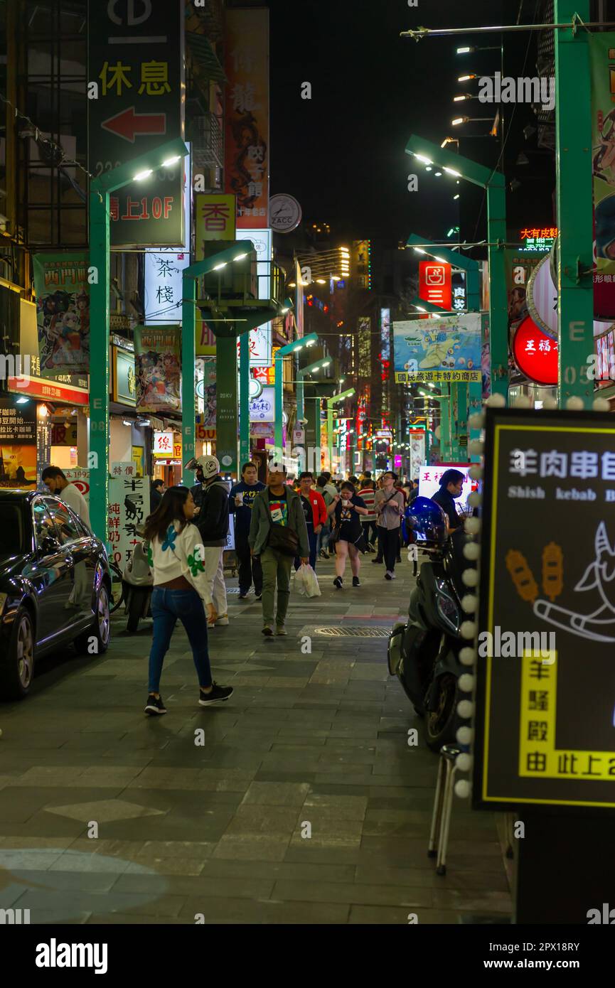Taiwan taipei street scene republic hi-res stock photography and images ...