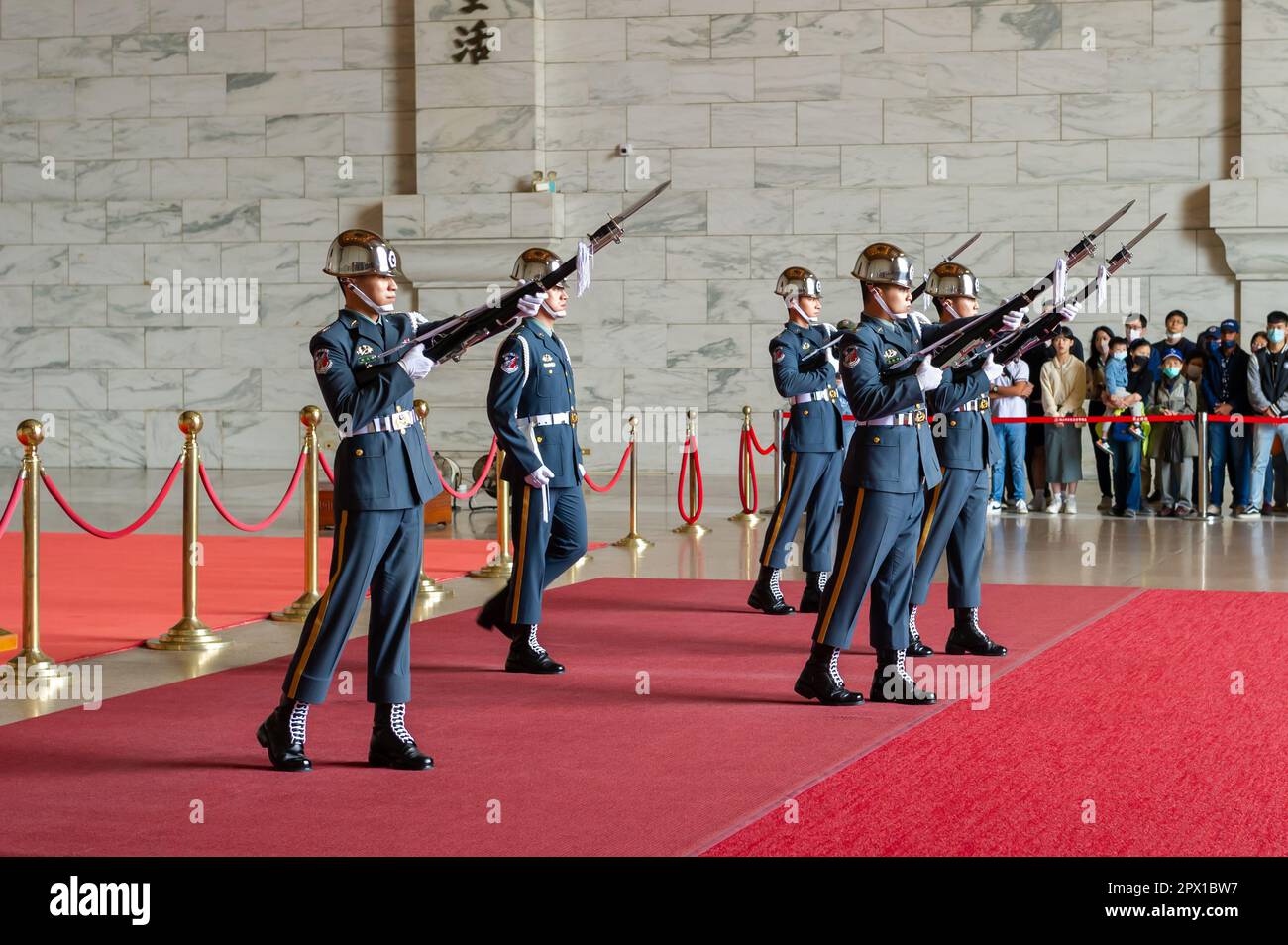 Changing of the guard at the National Chiang Kai-shek Memorial Hall, Taiwan, Taipei Stock Photo ...